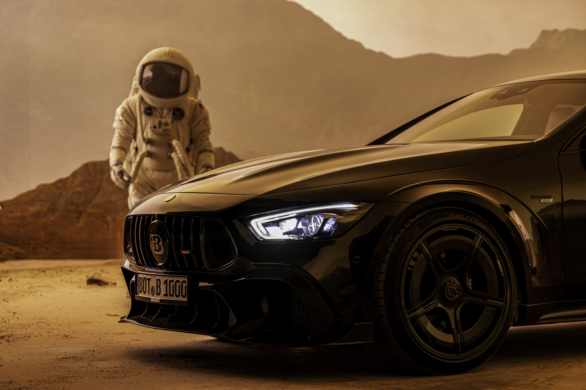 BRABUS ROCKET 1000 "1 З 25" - РАКЕТНА РЕВОЛЮЦІЯ.